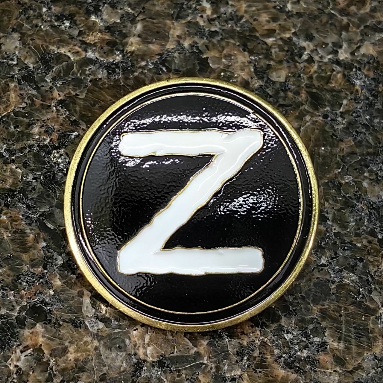 Знак нагрудный Z черный