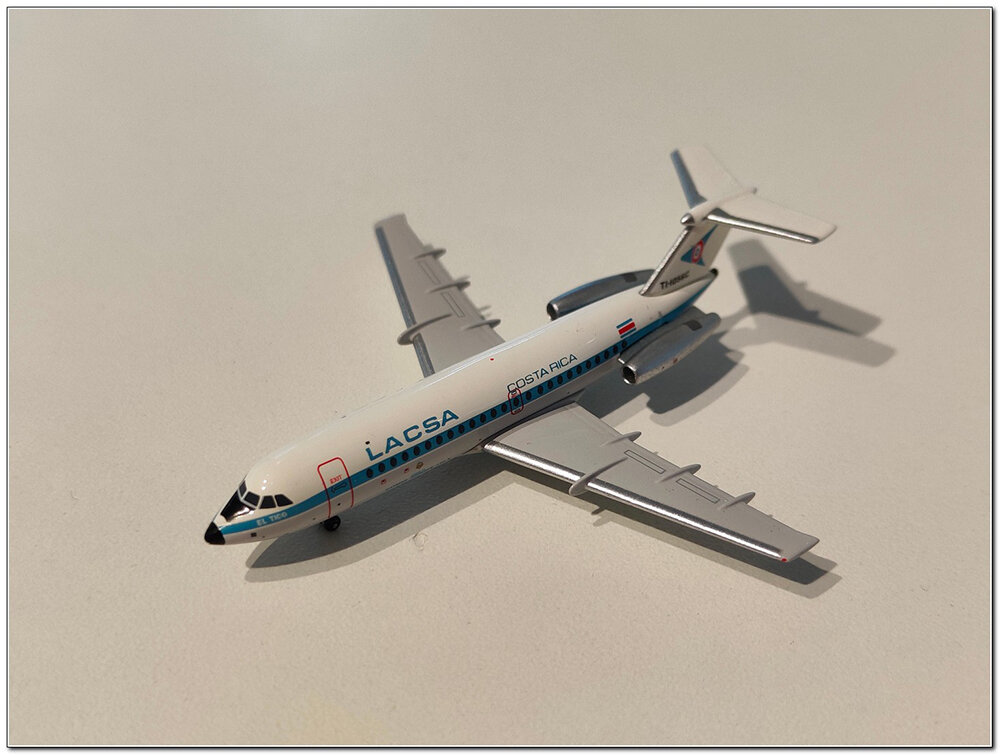 Модель коллекционная AEROCLASSICS Plane bac 111-400 british aircraft corporation lacsa TI-1056C (длина 7,12 см)