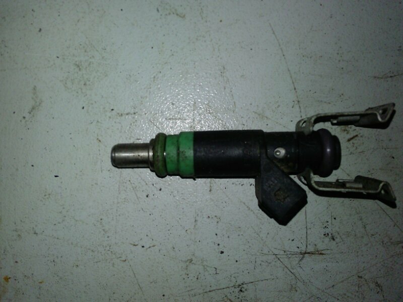 Б/У Форсунка топливная Ford Focus 2, Форд Фокус 2 Форсунка топливная Ford Focus 2004-2011 2 27102 FORD арт. 98MF9F593BC