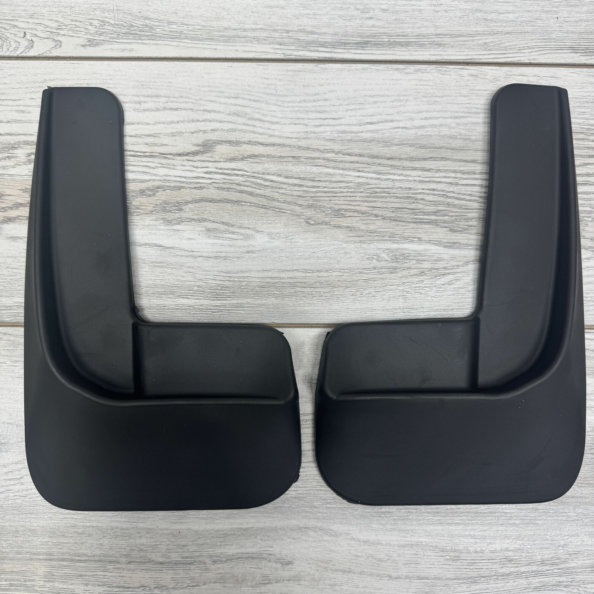 Брызговики передние для Volkswagen Polo 2020-2024 (Фольксваген Поло)