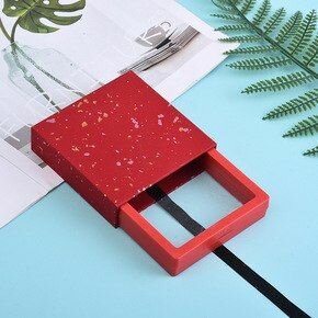 Шкатулка для украшений подарочная из пленки 7*7