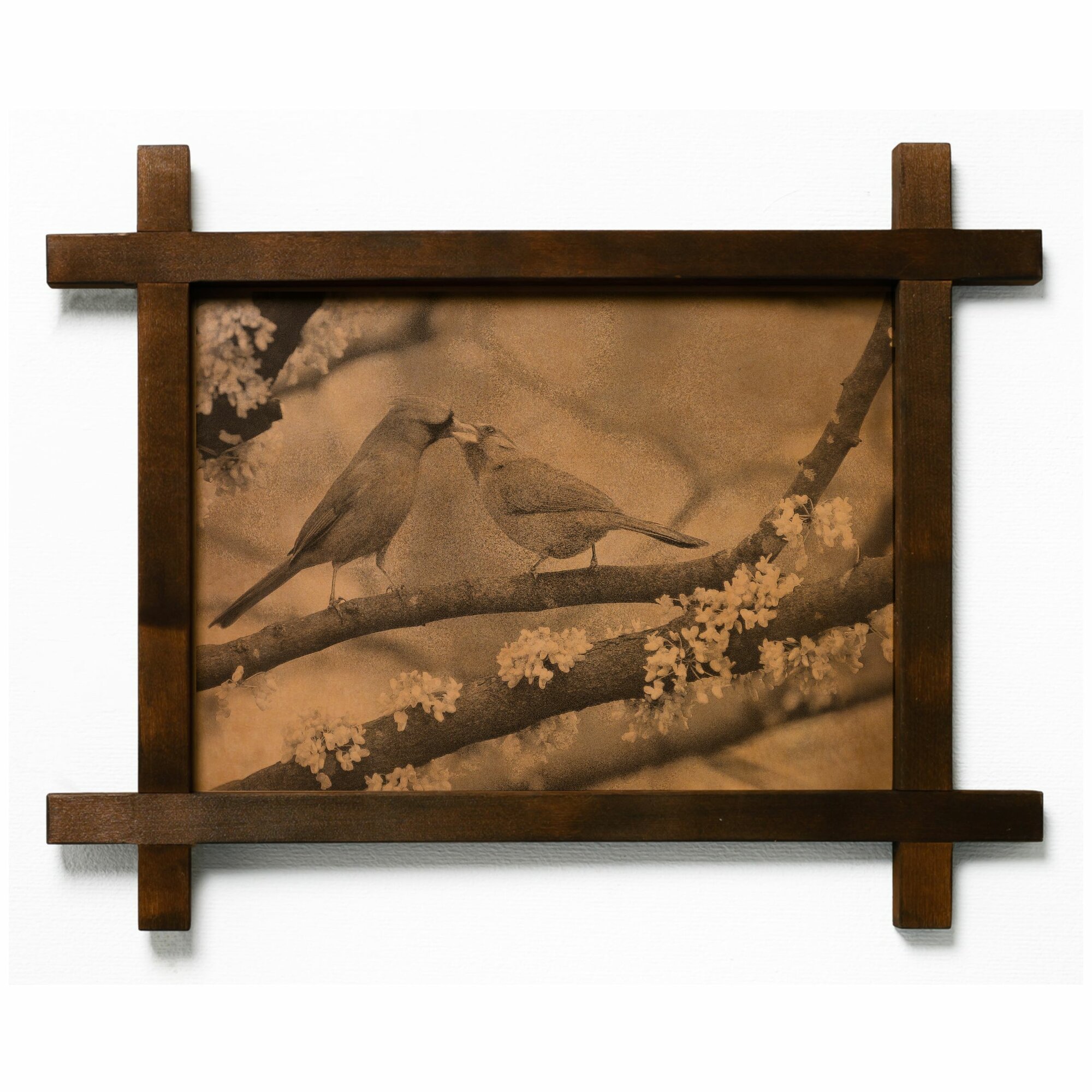 Интерьерная картина из натуральной кожи "Птички целуются", декоративное настенное панно в деревянной раме, BoomGift