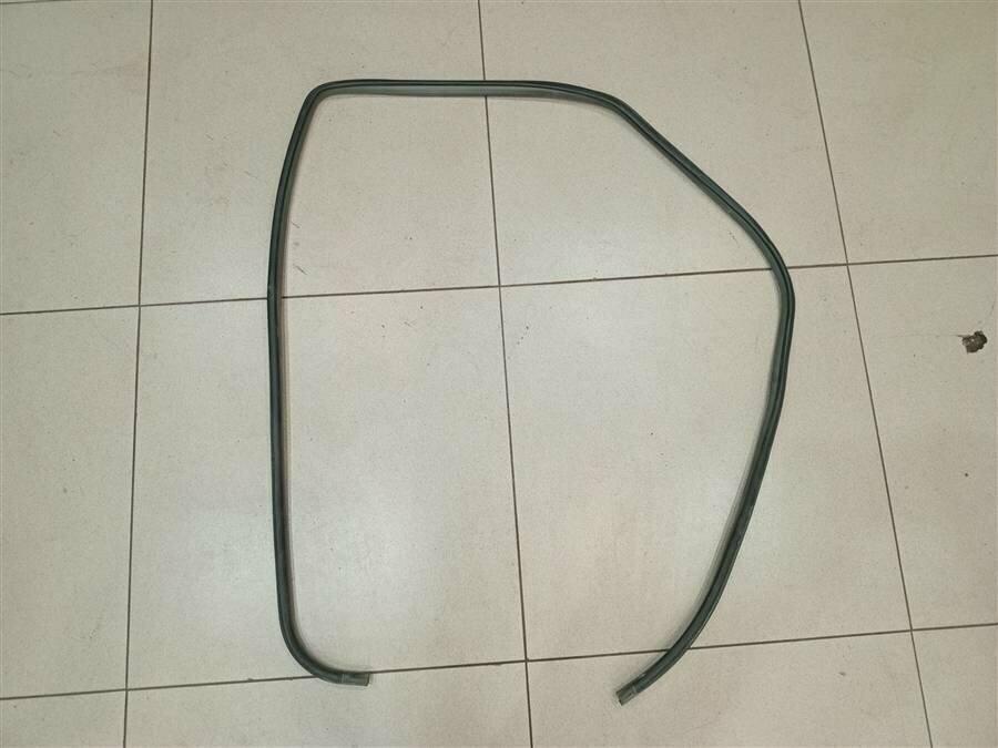 Уплотнитель проема двери задний левый от Chevrolet Lacetti J200 2003-2013