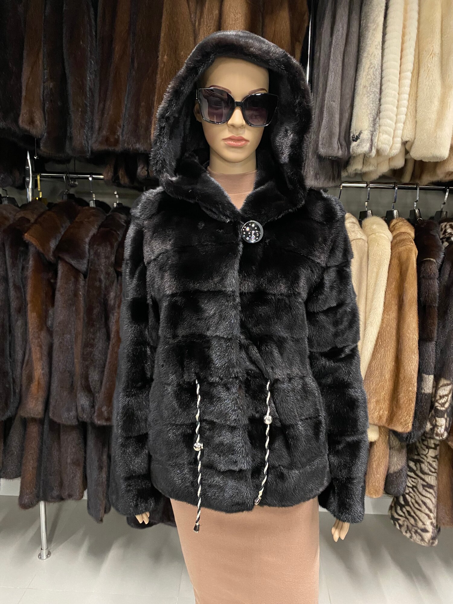 Шуба. Полушубок. Норка 42-44 р.