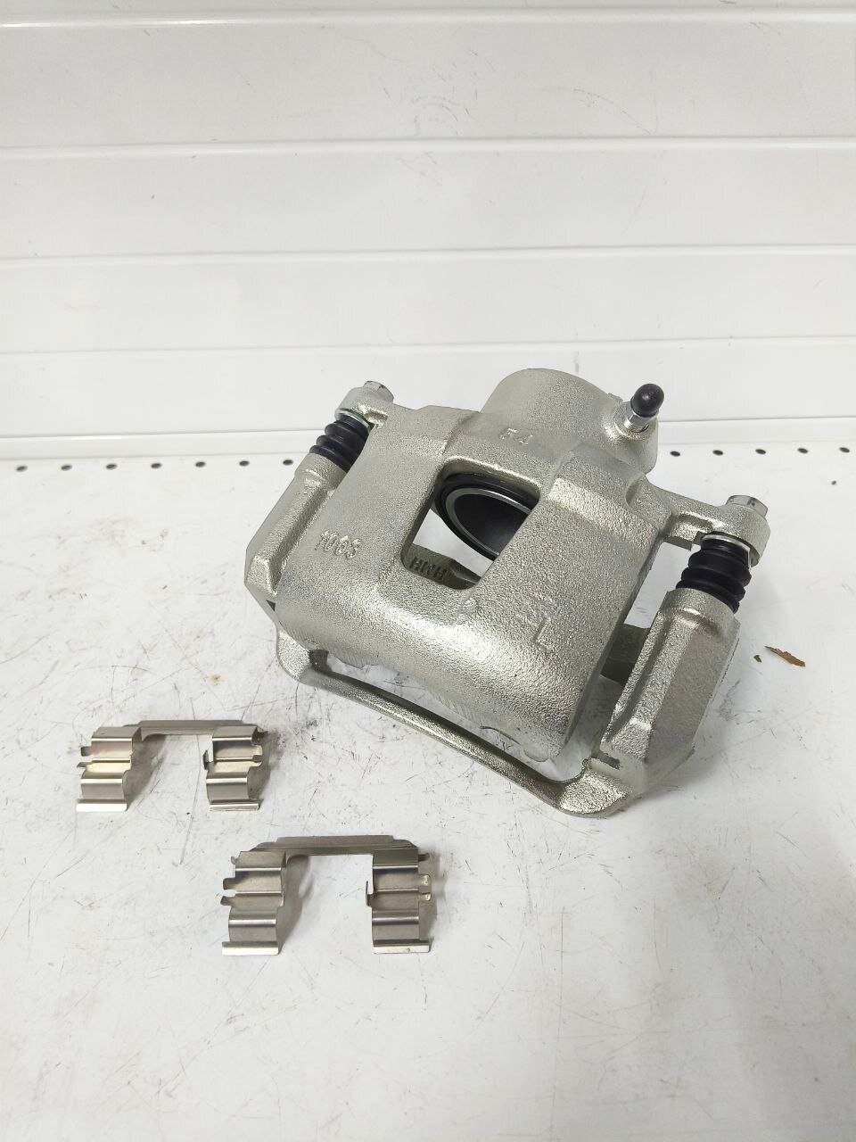 Левый суппорт тормозной в сборе для Chevrolet Lacetti