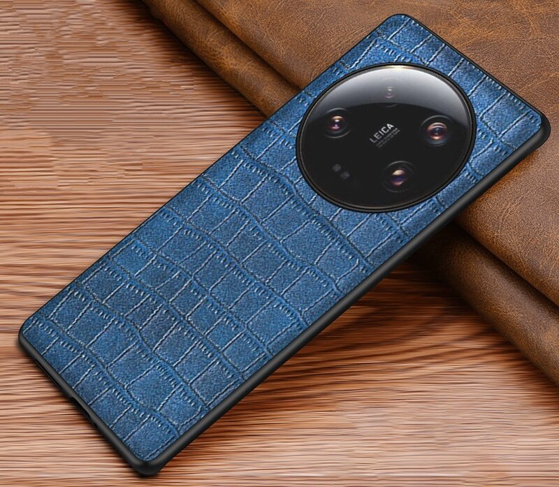 Чехол бампер накладка MyPads Croco di plastica на Xiaomi 13 Ultra с декоративным дизайном под кожу крокодила в синем цвете