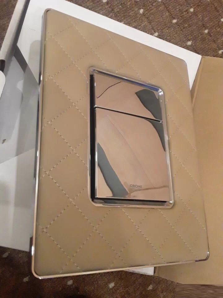 Дизайн-панель смыва Grohe "Skate Cosmopolitan", бежевая, натуральная кожа, нажимной смыв