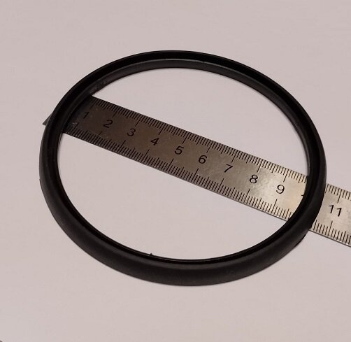 Для блендера Braun: кольцо-ножка резиновая, к чаше MQ20 (350 мл). Д: 10,5см