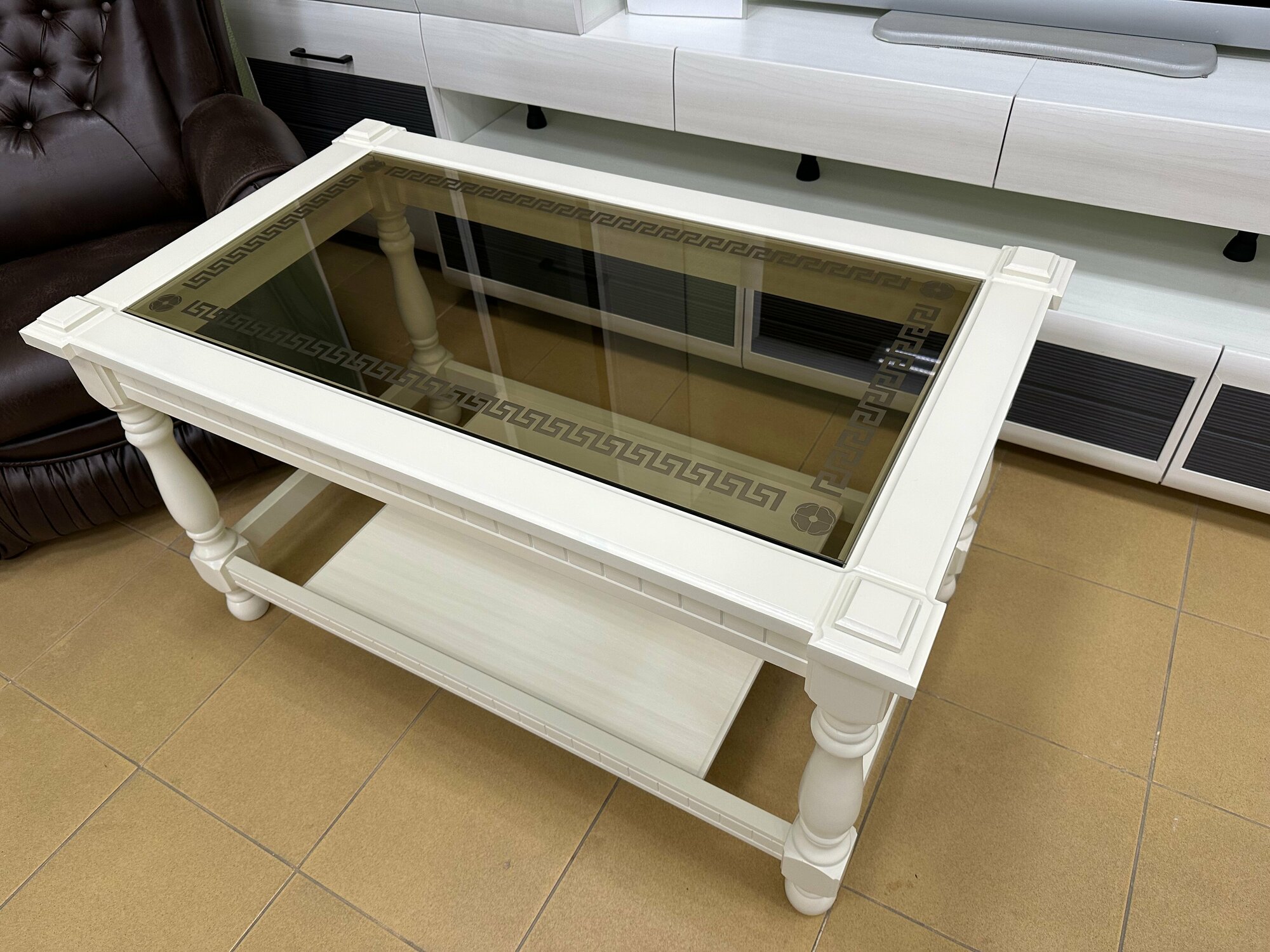 Стол журнальный VERSAL "Фараон", светлый кремовый, с тонированным стеклом, 106 x 60х 58 см