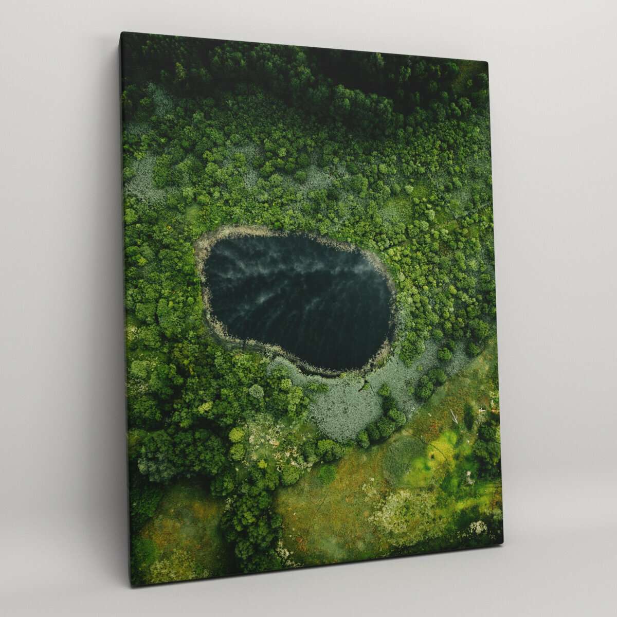 Картина на холсте (интерьерный постер) "Маленькое озеро в лесу" пейзаж, с деревянным подрамником, размер 45x60 см