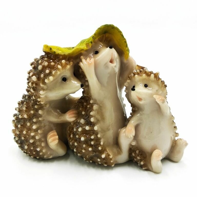 Статуэтка для интерьера Ежик Семейка под листом 8см фарфоровая. Сувенир для декора дома. Подарок на день рождения, новый год маме девушке подруге бабушке.
