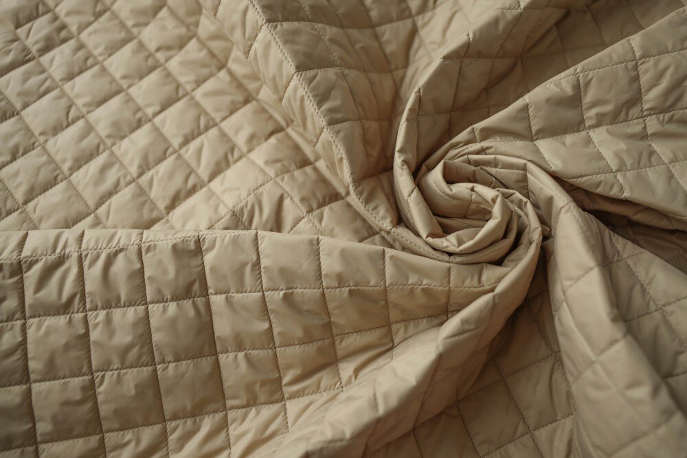 Ткань стеганая плащевка бежевая, ширина 1.44 м