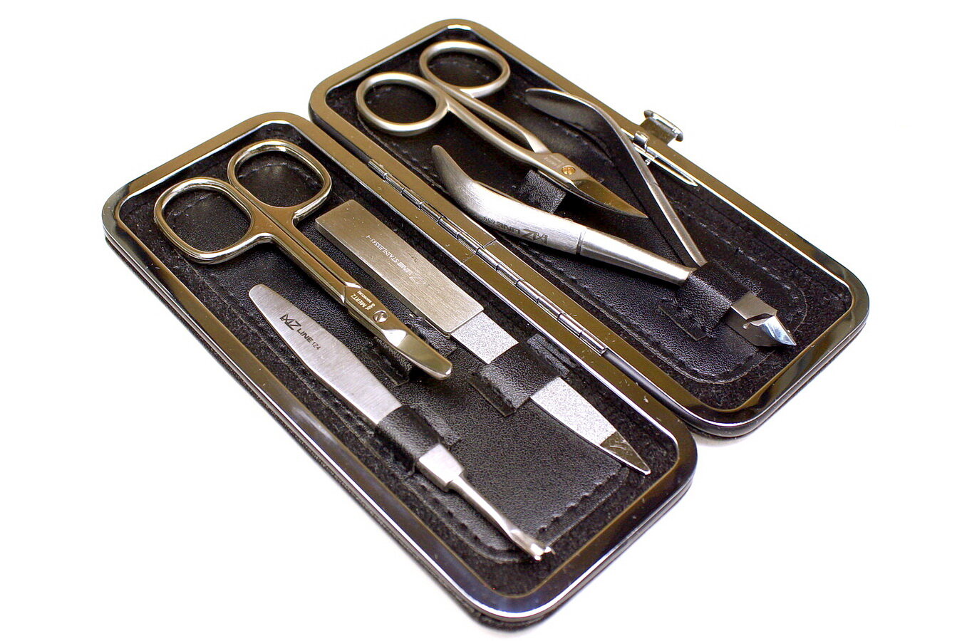 Маникюрный набор Mertz 20033 из Германии, 5 предметов, чехол черного цвета на замке, компактный размер