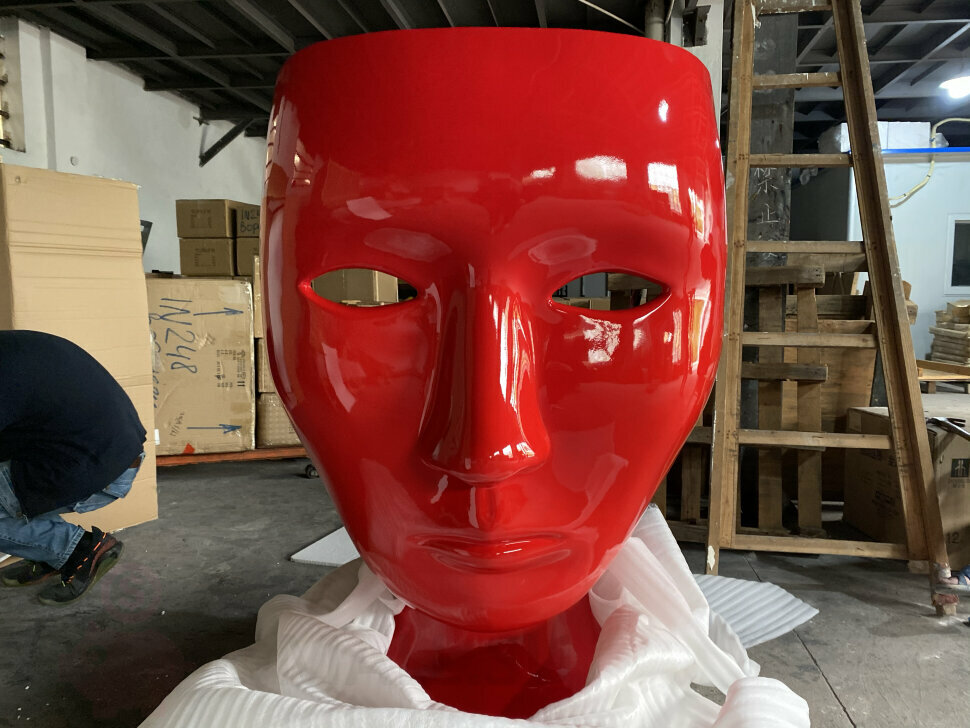 Кресло маска в стиле Nemo Chair дизайн Fabio Novembre из стекловолокна (цвет красный)