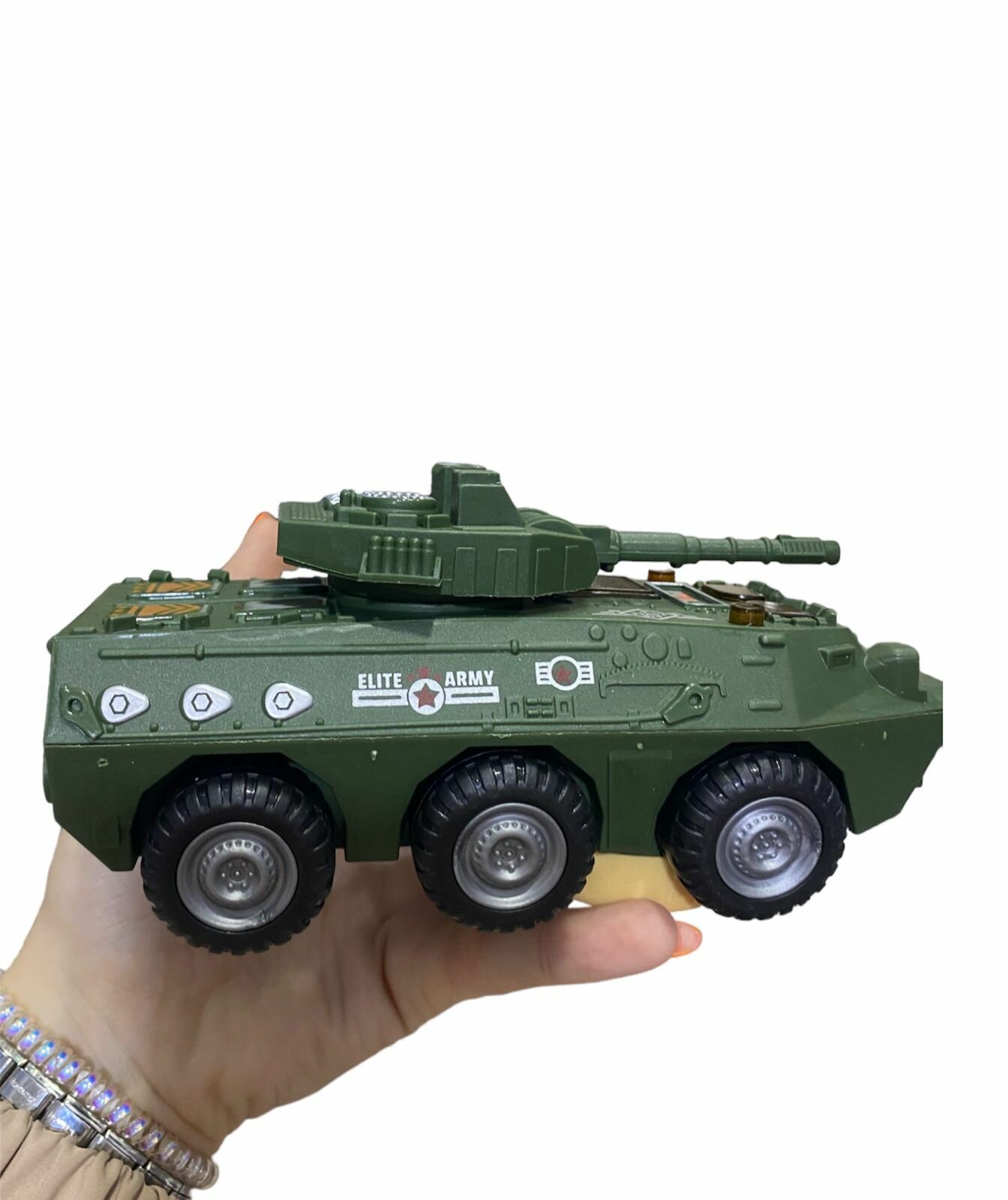 Игрушечный танк