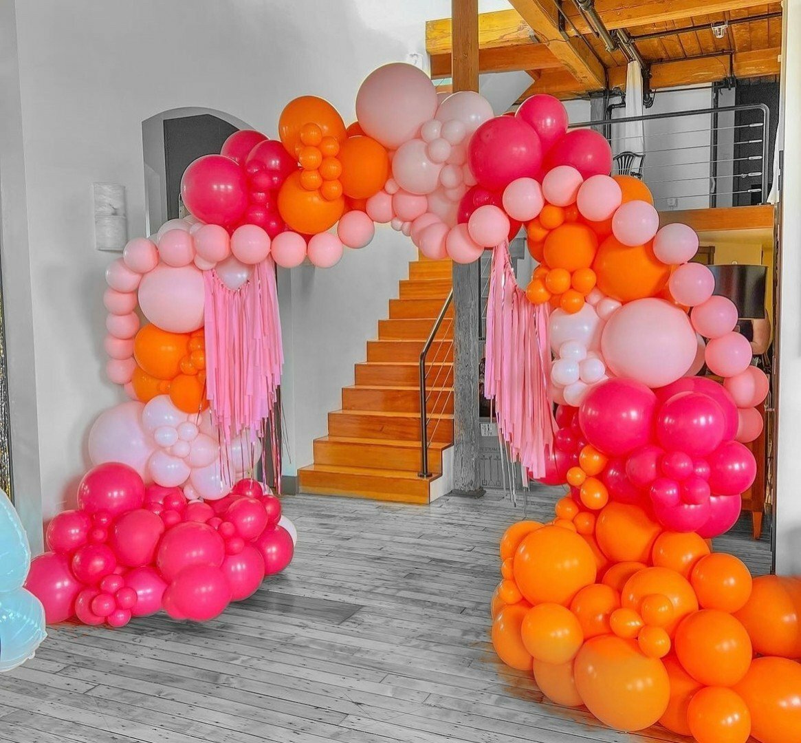 Арка из шаров "Динамичные оттенки"