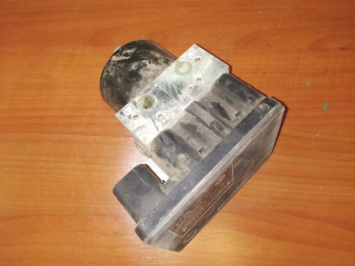 Блок управления ABS Volkswagen Golf Skoda Octavia