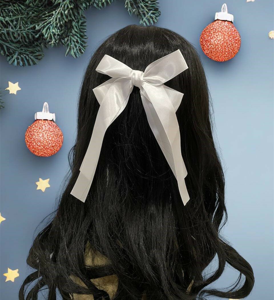 Заколка школьная "Белый бант" для девочек. Тип заколки автомат Цвет серебро