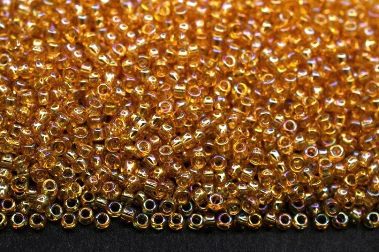 Бисер японский TOHO круглый 15/0 #0162 светлый топаз, радужный прозрачный, 10 грамм