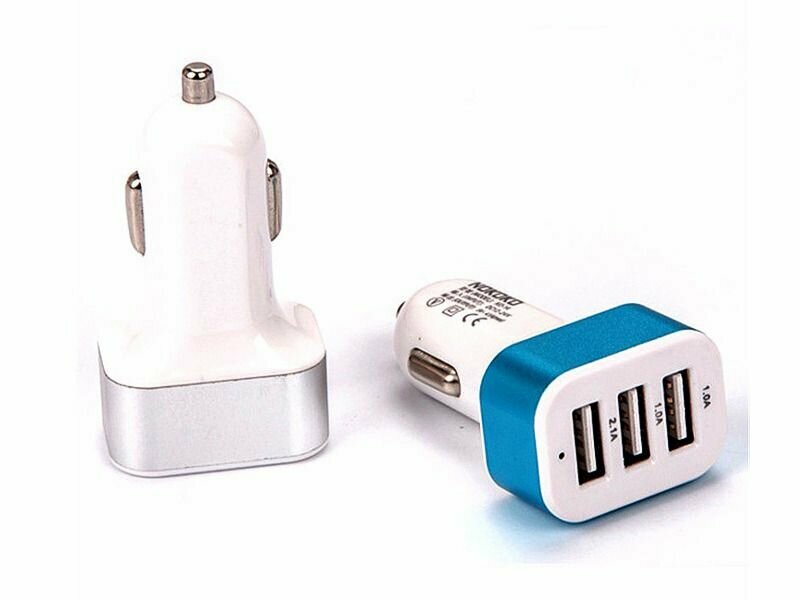 Автомобильное зарядное устройство в прикуриватель 12-24В / 3 порта USB-A