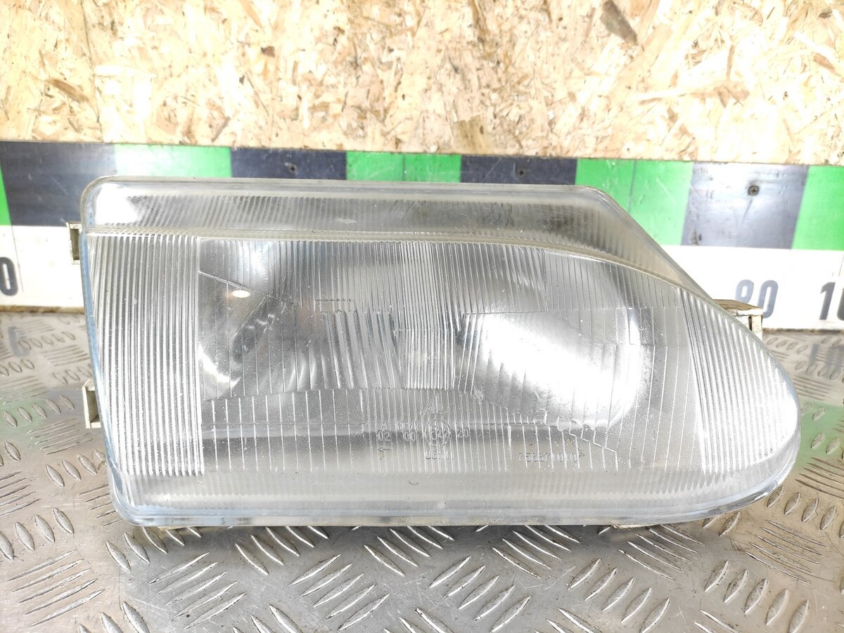 Фара правая VAZ 2114 756671010