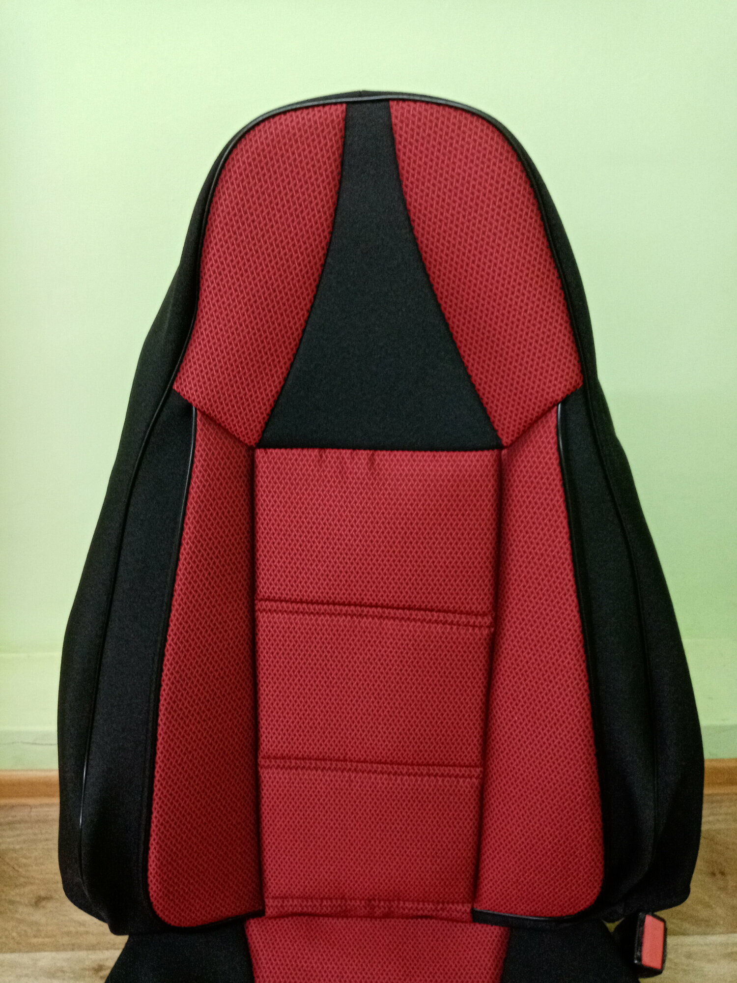 Чехлы для ВАЗ 2110 жаккард/велюр боковая поддержка красные Лидер