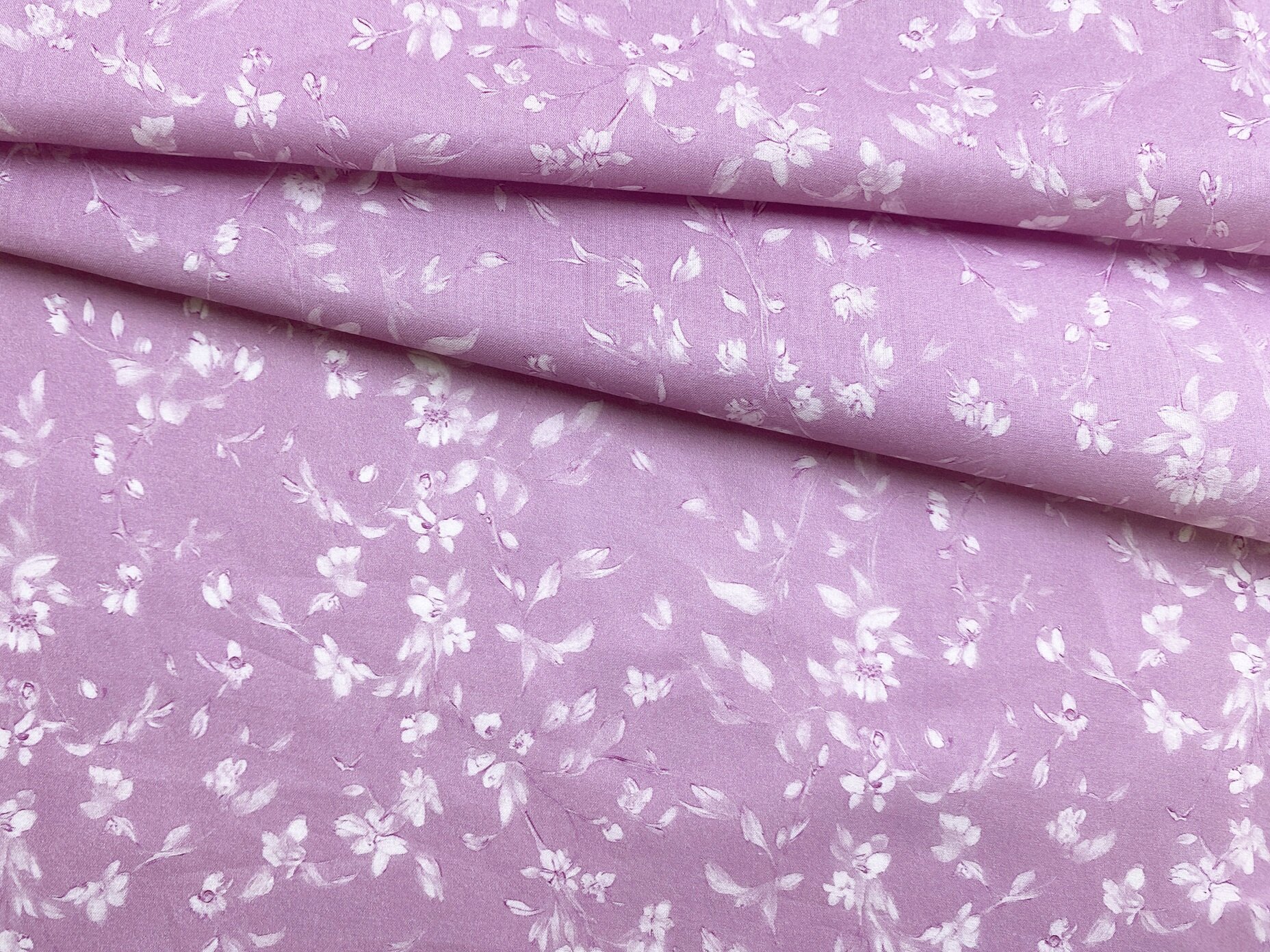 Ткань Батист розового цвета с принтом белые цветы 16978