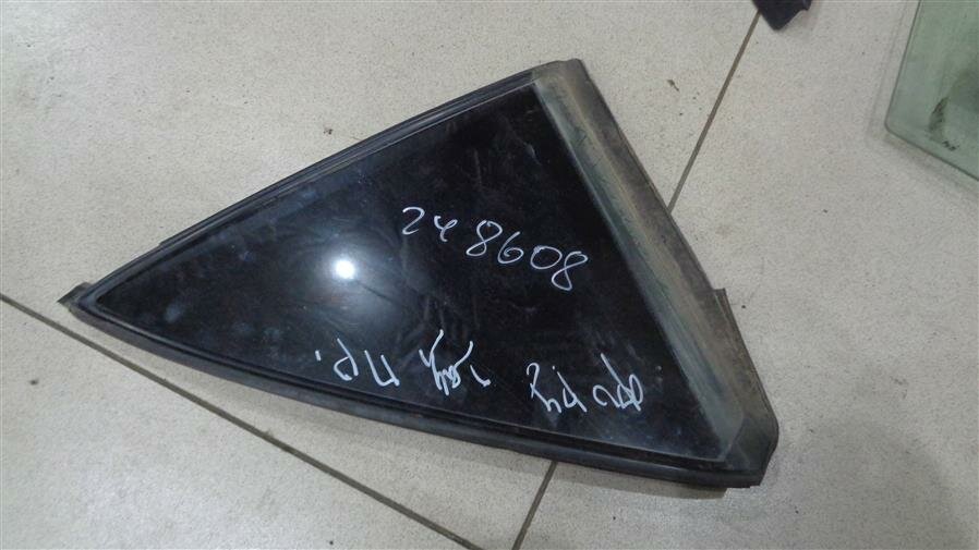 Форточка двери задняя правая от Ford Laser 1998-2003