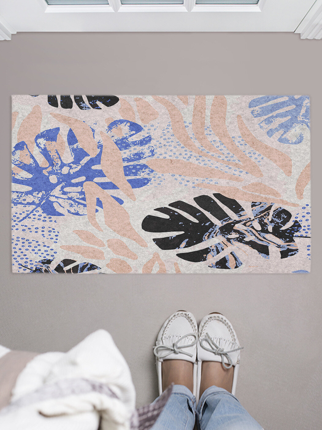 Коврик придверный в прихожую с принтом "Цветные отпечатки пальмы" 45 на 75 см , JoyArty