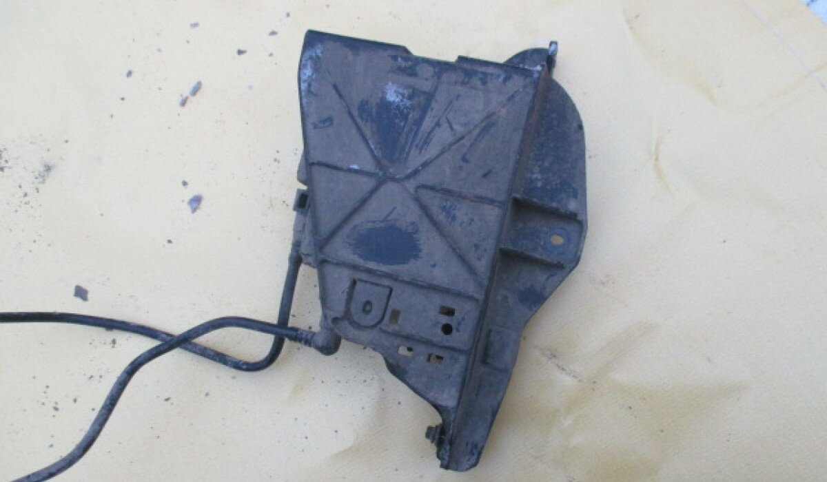 Абсорбер (фильтр угольный) Mondeo III (GE) Ford 1S4X9D653AA