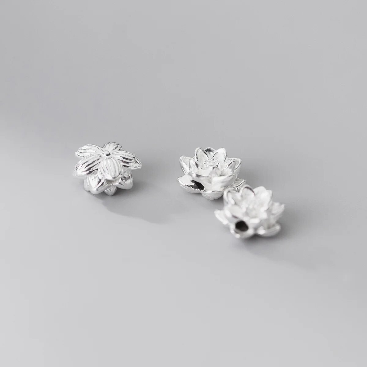 Серебряные бусины "Лотос", 8.5x5 мм, silver