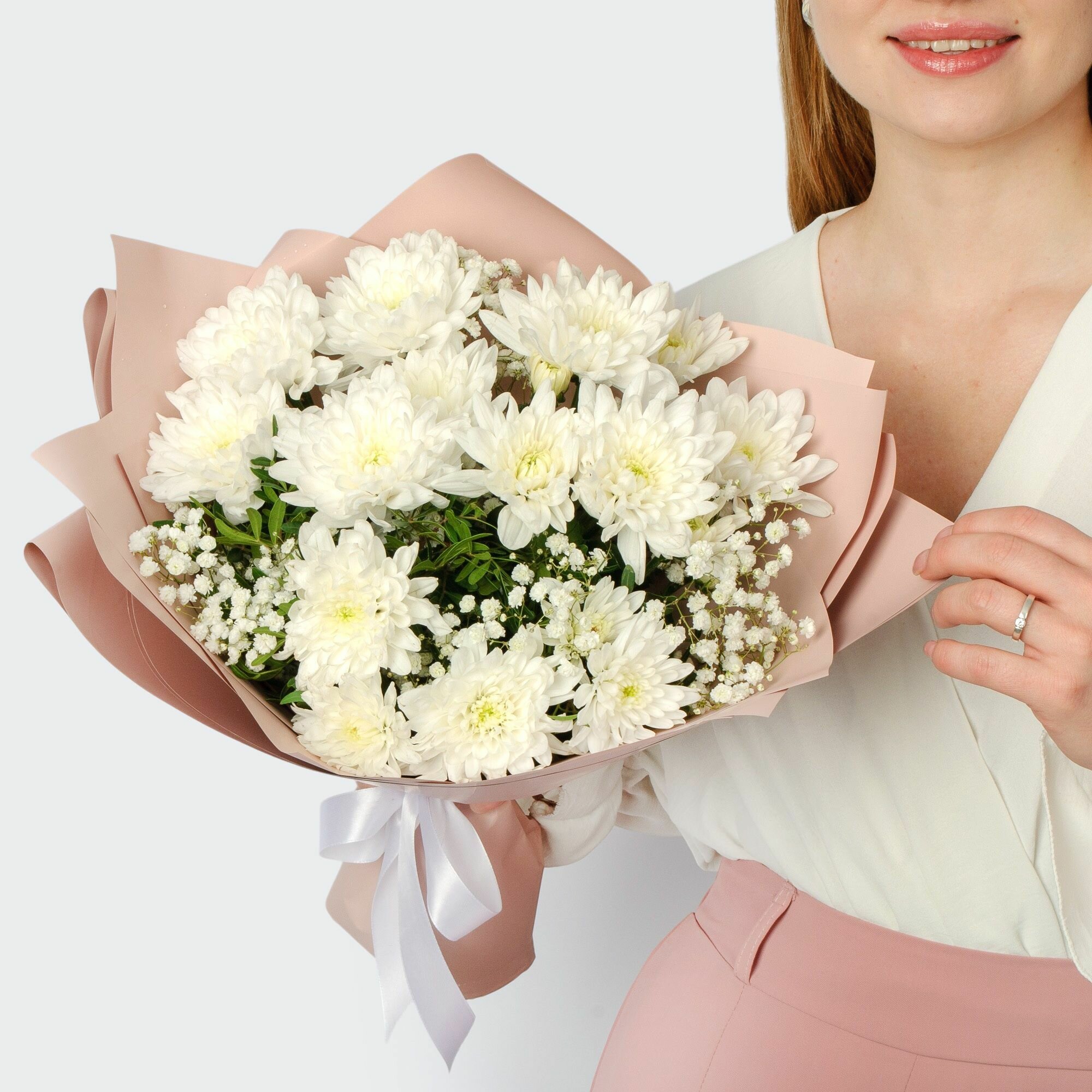 Букет Союзцветторг "Небесная лёгкость", хризантемы и гипсофила, 45 см, белый