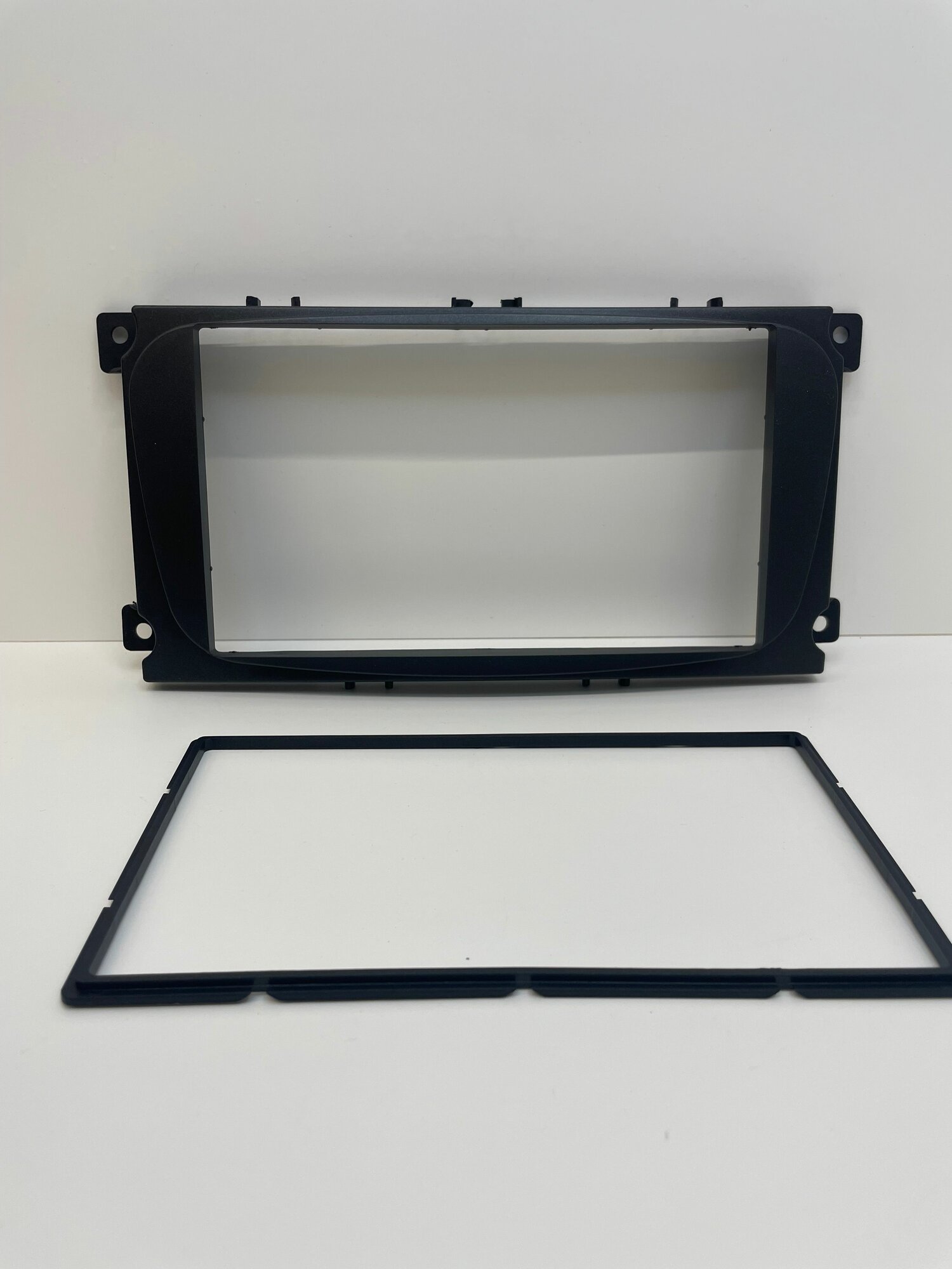 Рамка 2din для Android магнитолы Ford -(7 дюймов) черная