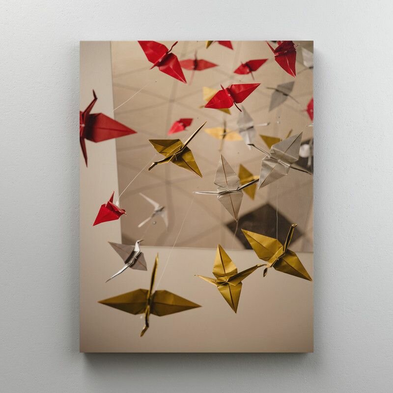 Интерьерная картина на холсте "Инсталляция - бумажные журавли" размер 22x30 см