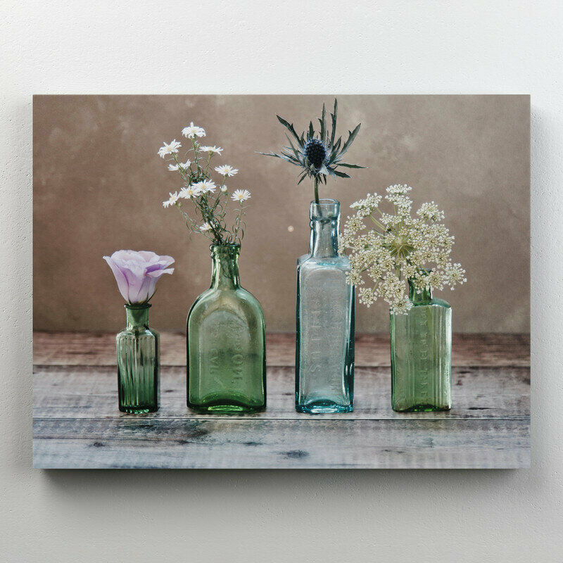 Интерьерная картина на холсте "Натюрморт в скандинавском стиле - полевые цветы в вазах" размер 30x22 см