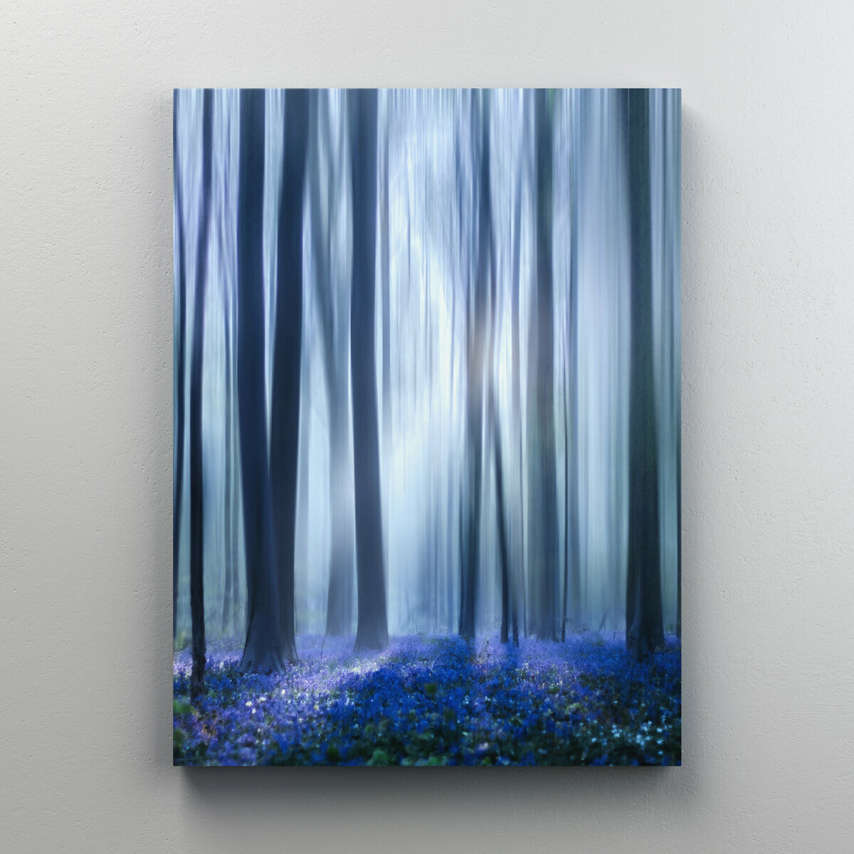 Интерьерная картина на холсте "Фиалковая поляна в лесу" природа, размер 22x30 см