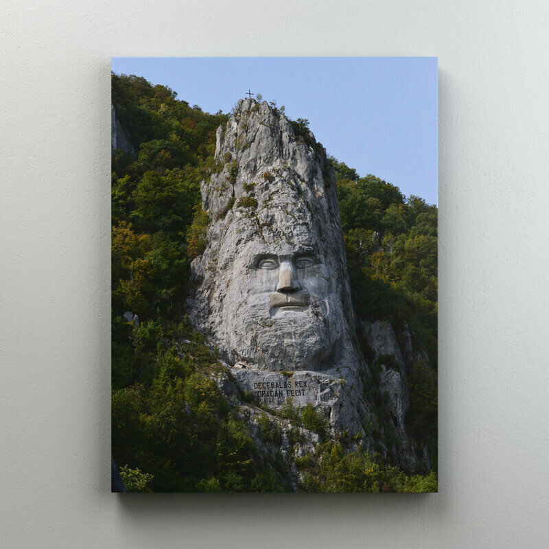 Интерьерная картина на холсте "Пейзаж - лицо в скале", размер 22x30 см