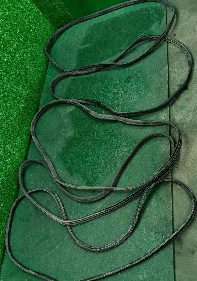 Уплотнитель дверного проема Skoda Fabia 2