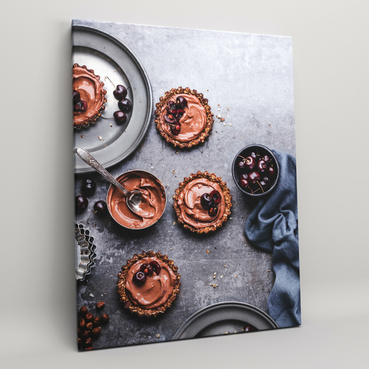 Картина на холсте (интерьерный постер) "Сладкие шоколадные пирожные" для кухни, кафе и ресторанов, с деревянным подрамником, размер 30х40 см