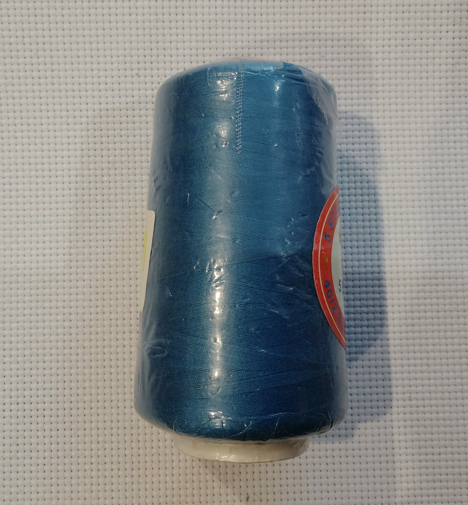 Нитки швейные для оверлока 100% полиэстер 40s/2, 4000 ярдов