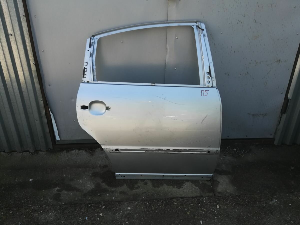 Дверь задняя правая Volkswagen Passat B5 (1996—2001) 3B5833052AB