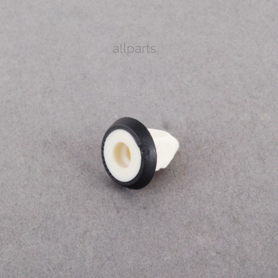 BMW 51127020321 Гайка распорная