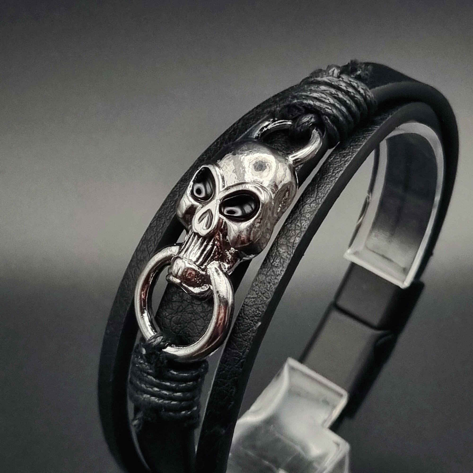 Жесткий браслет, металл