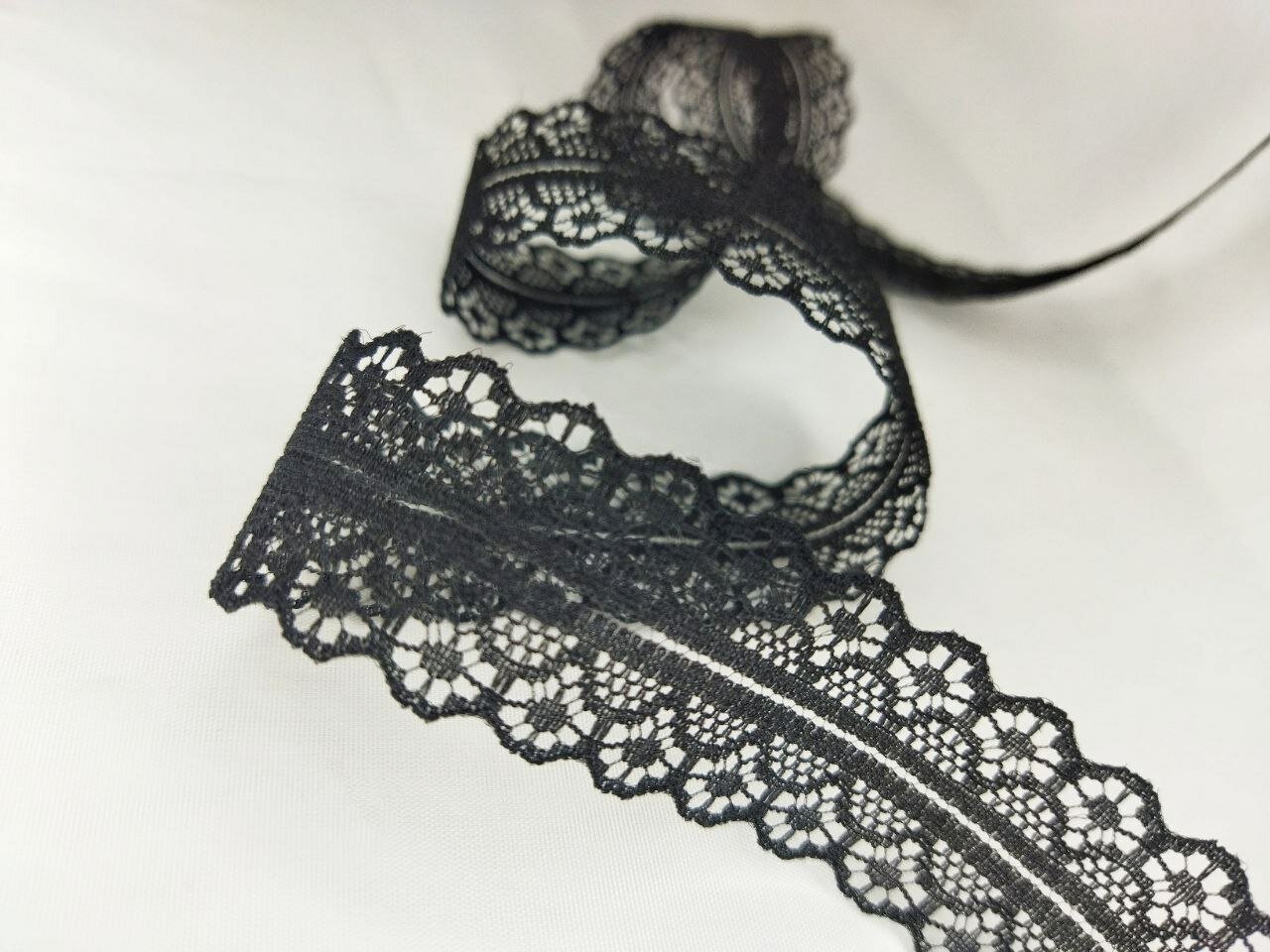 Кружево капроновое 2.5 см * 1м