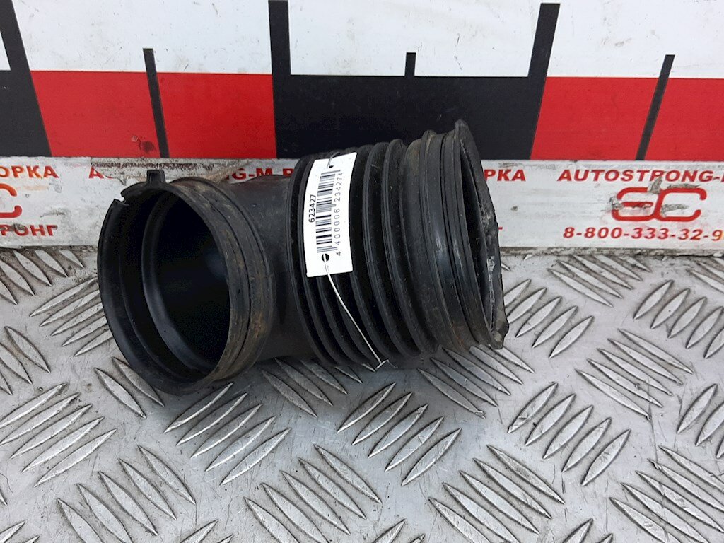 Патрубок воздушного фильтра (гофра инжектора) BMW 1-Series (E81/E82/E87/E88) 13717523631 арт. 623427