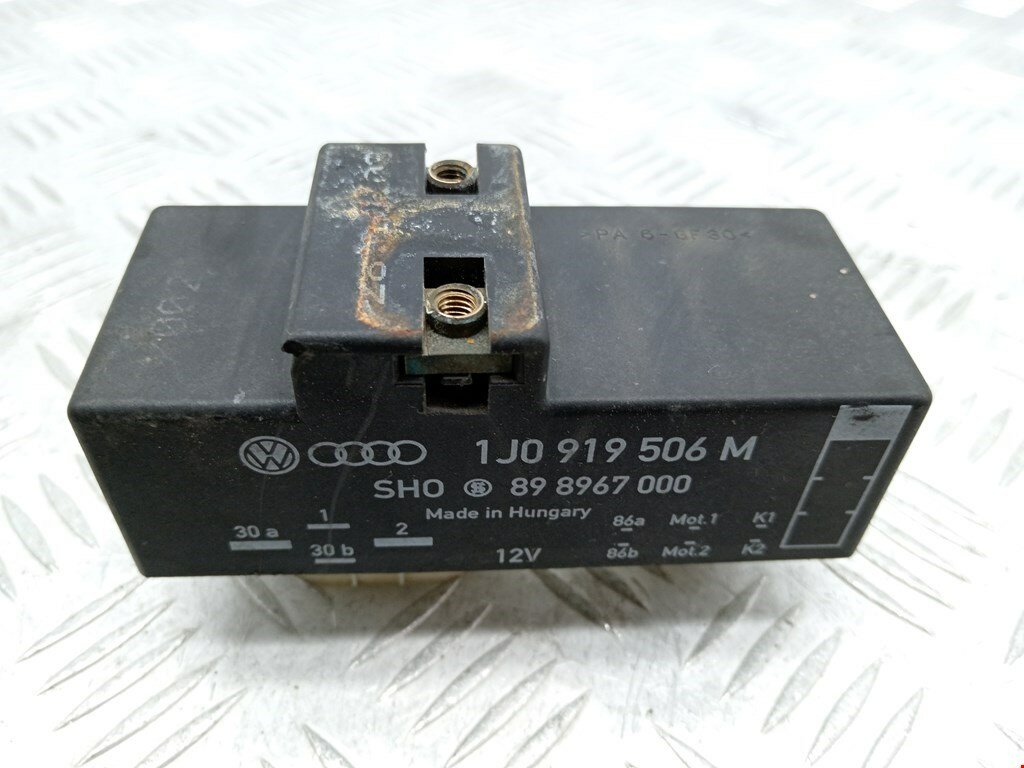 Блок управления вентилятором Audi A3 8L 1J0919506M арт. 1863752