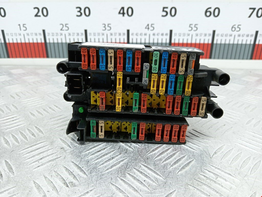 Блок предохранителей Peugeot 406 9638446380 арт. 1950186