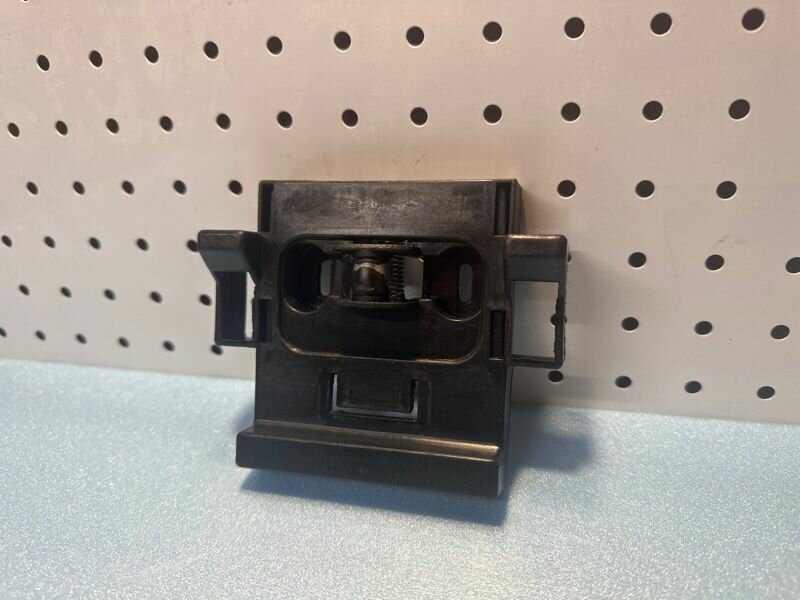 Замок капота для грузовых автомобилей MAN TGA TGL TGM ( МАН ТГА ТГЛ ТГМ)