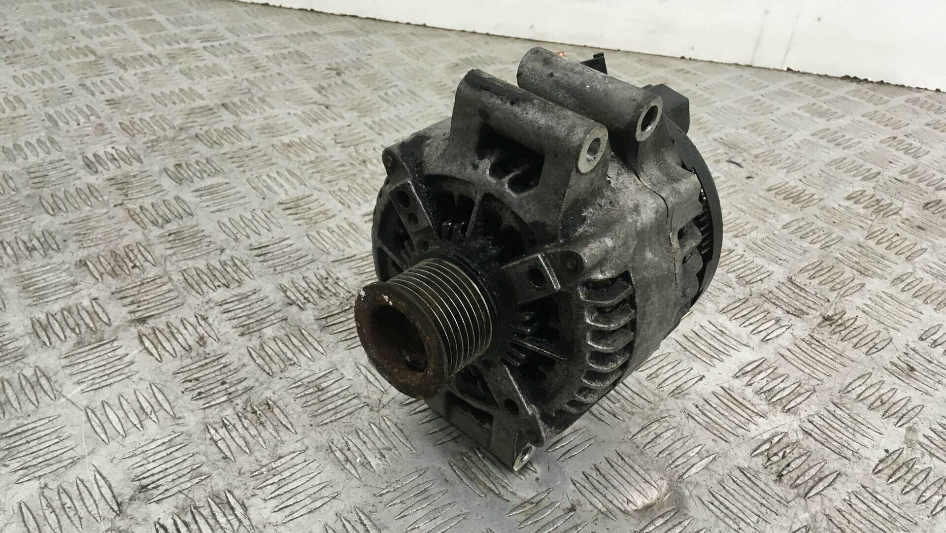 Генератор для BMW 5 F10/F11/GT F07 3.5 OEM 12317591529