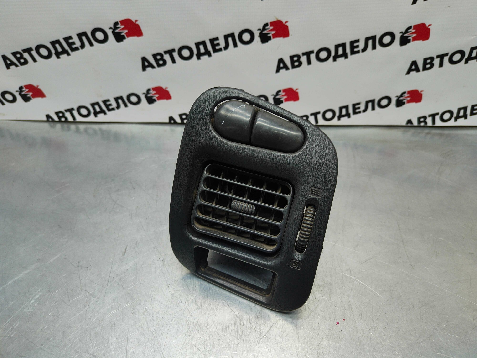 Воздуховод боковой правый Mitsubishi Lancer 7 CB1A